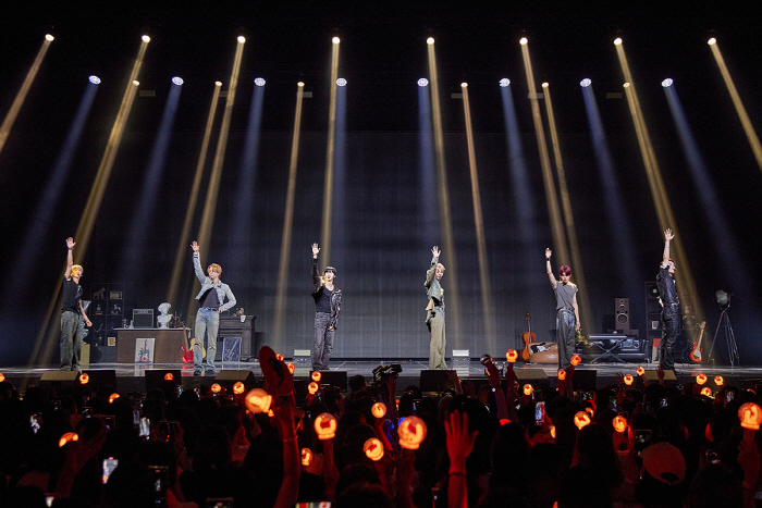 RIIZE's First Mini Album 'RIIZING' Premiere, a Special Meeting with ...