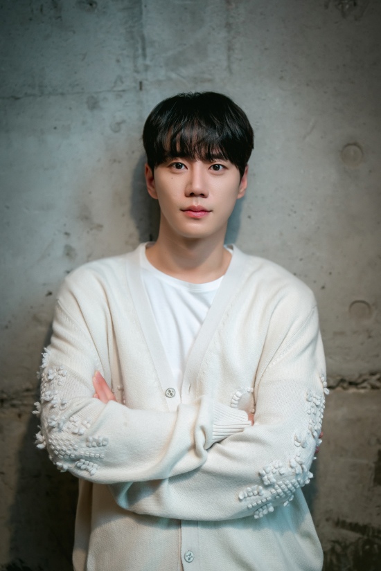 Lee JunYoung Reveals Behind-the-Scenes of 'Na DaeShin Kkum' CG Filming ...