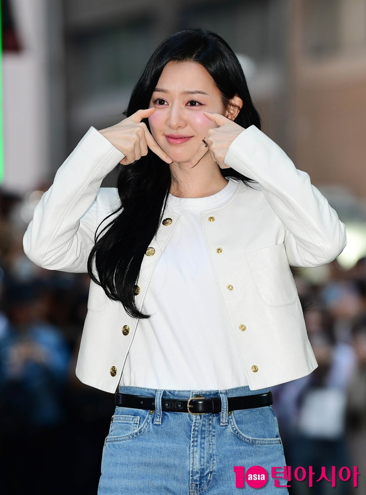 Kim JiWon's Agency Announces Stance on Airport Safety Issues - Trends ...