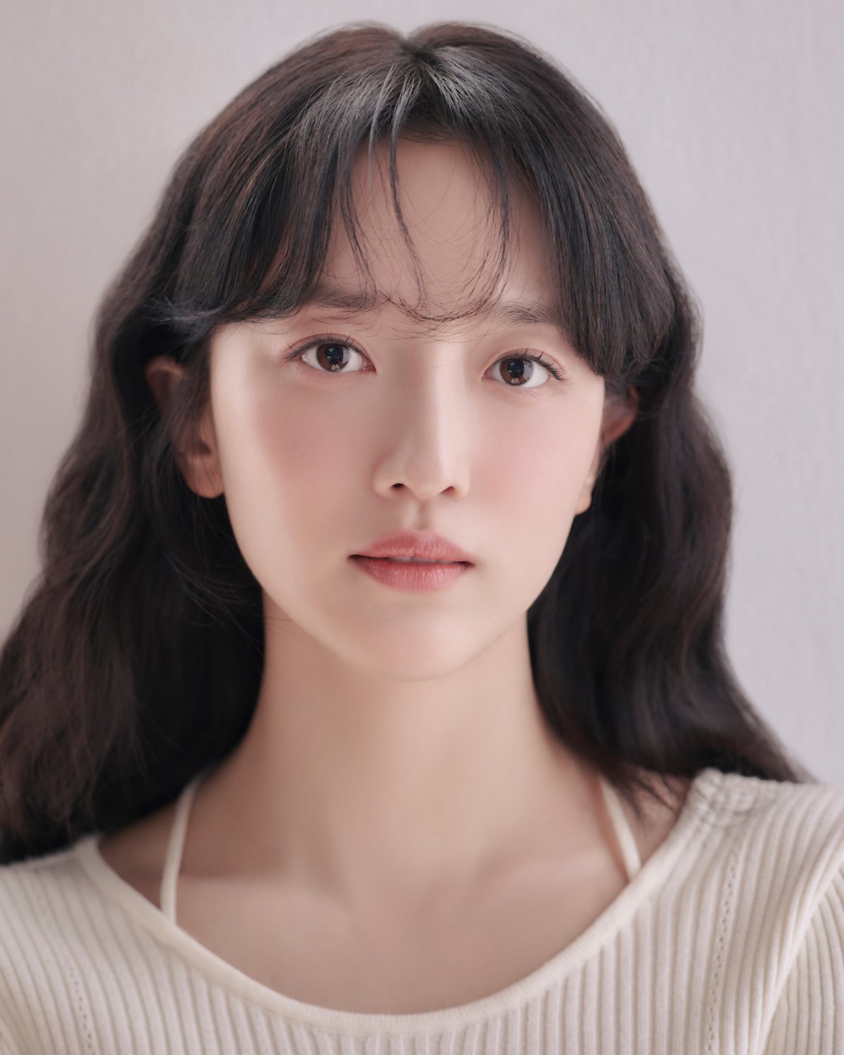 Pyo YeJin Unveils New Profile Photos, Showcasing Her Charms Once Again ...