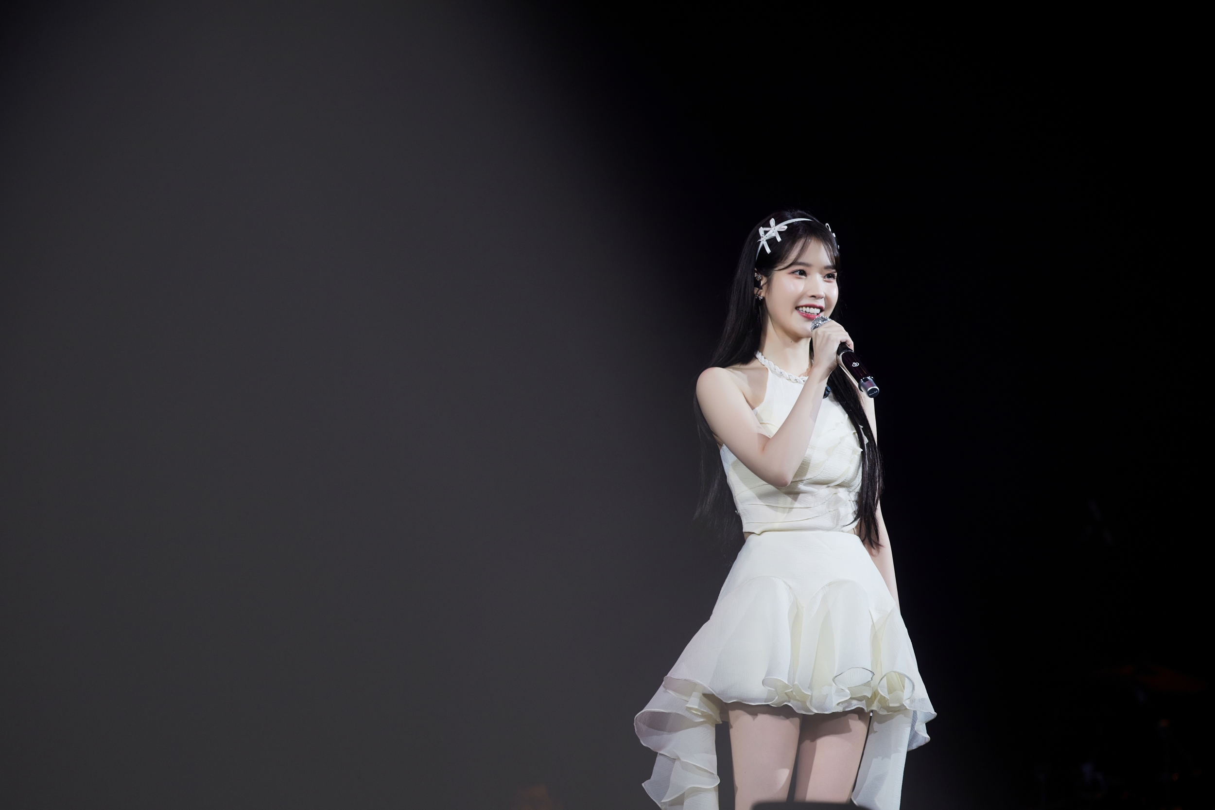 Hallyu star IU successfully concluded her solo concert in Taipei, the ...