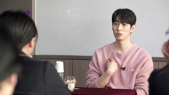 Actor Yoon Bak transformed into a one-day honorary teacher at Anyang ...