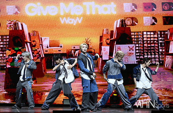 WayV's New Album 'Give Me That' Showcase Successfully Held - Discover ...