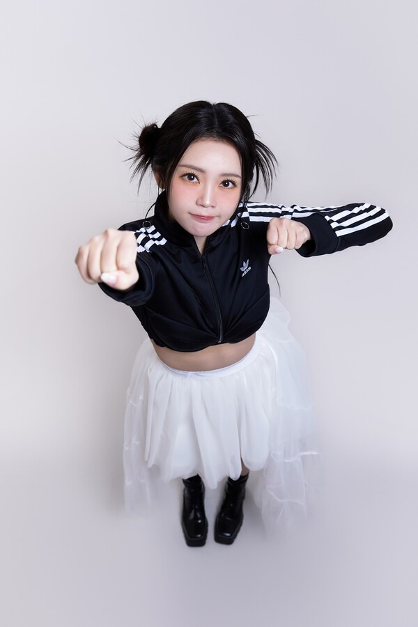 Hong JiYoon will release a new digital single "Let's Go" on the 16th ...