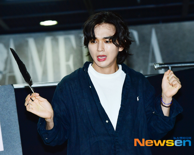 Play "Angels in America" Press Event, Revealing Stars' Enthusiastic ...