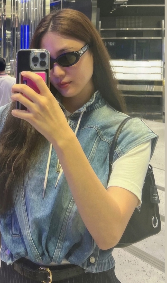 Model Jin Areum Draws Attention with Sensational 'Hipster' Fashion ...